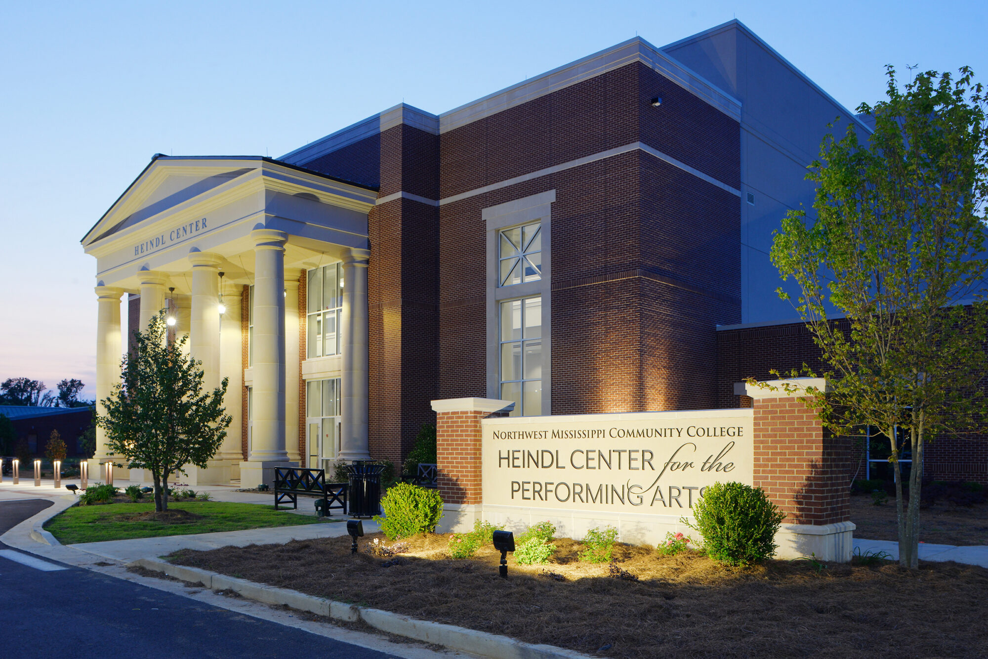 NWMCC Heindl Performing Arts Center - EGH Architects